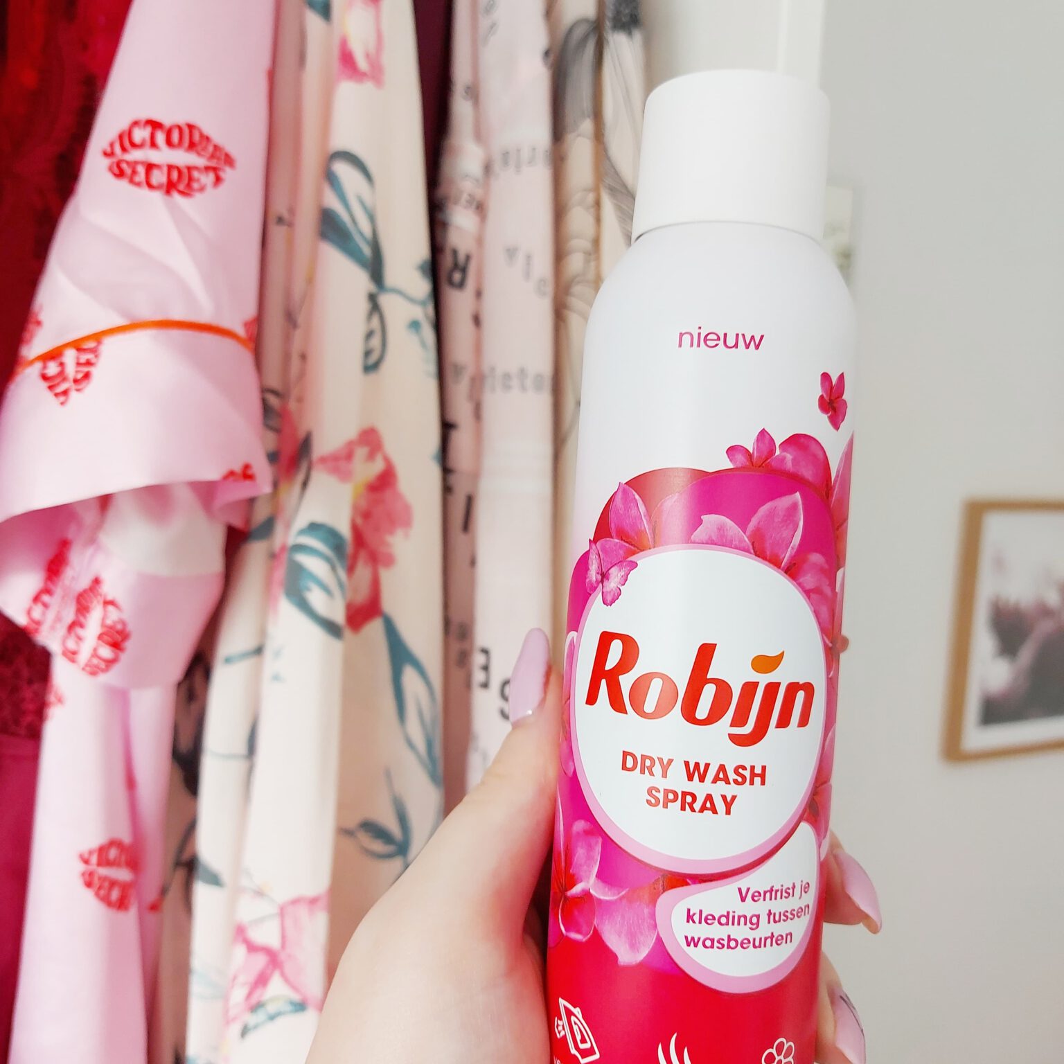 Robijn dry wash spray review | "droogshampoo voor kleding en bedlinnen"