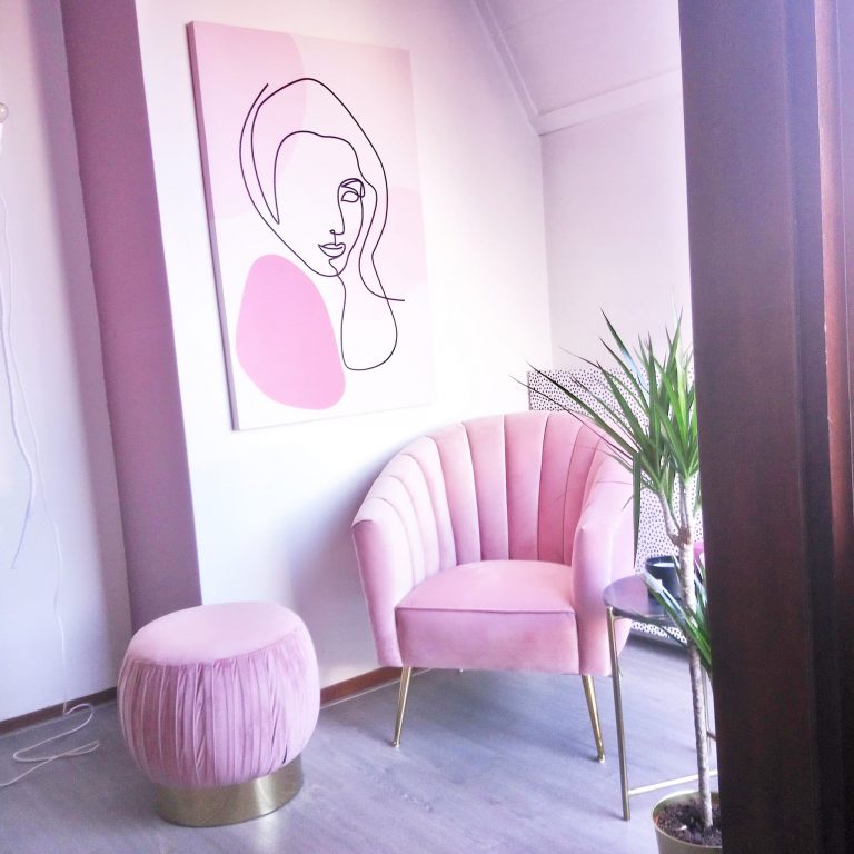 Velvet roze poef | Richmond Interiors pouffe Faye in roze
